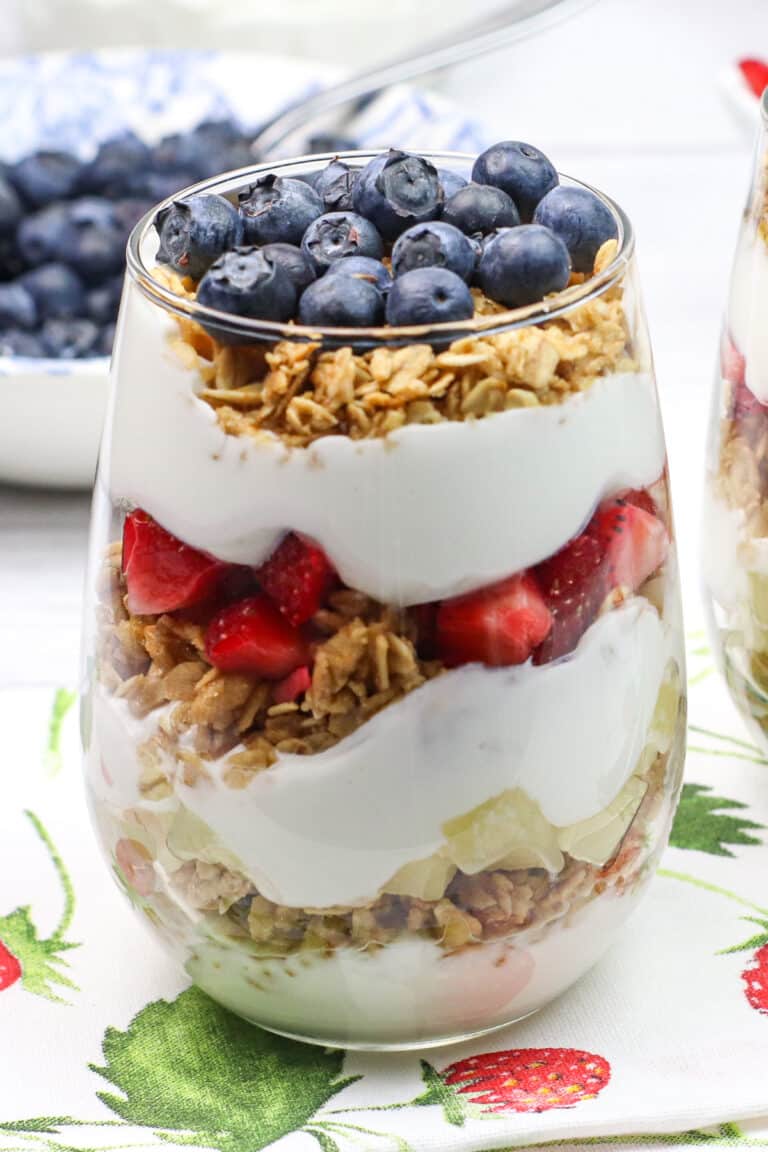 How to Make Fruit Parfait (Healthy and Easy)